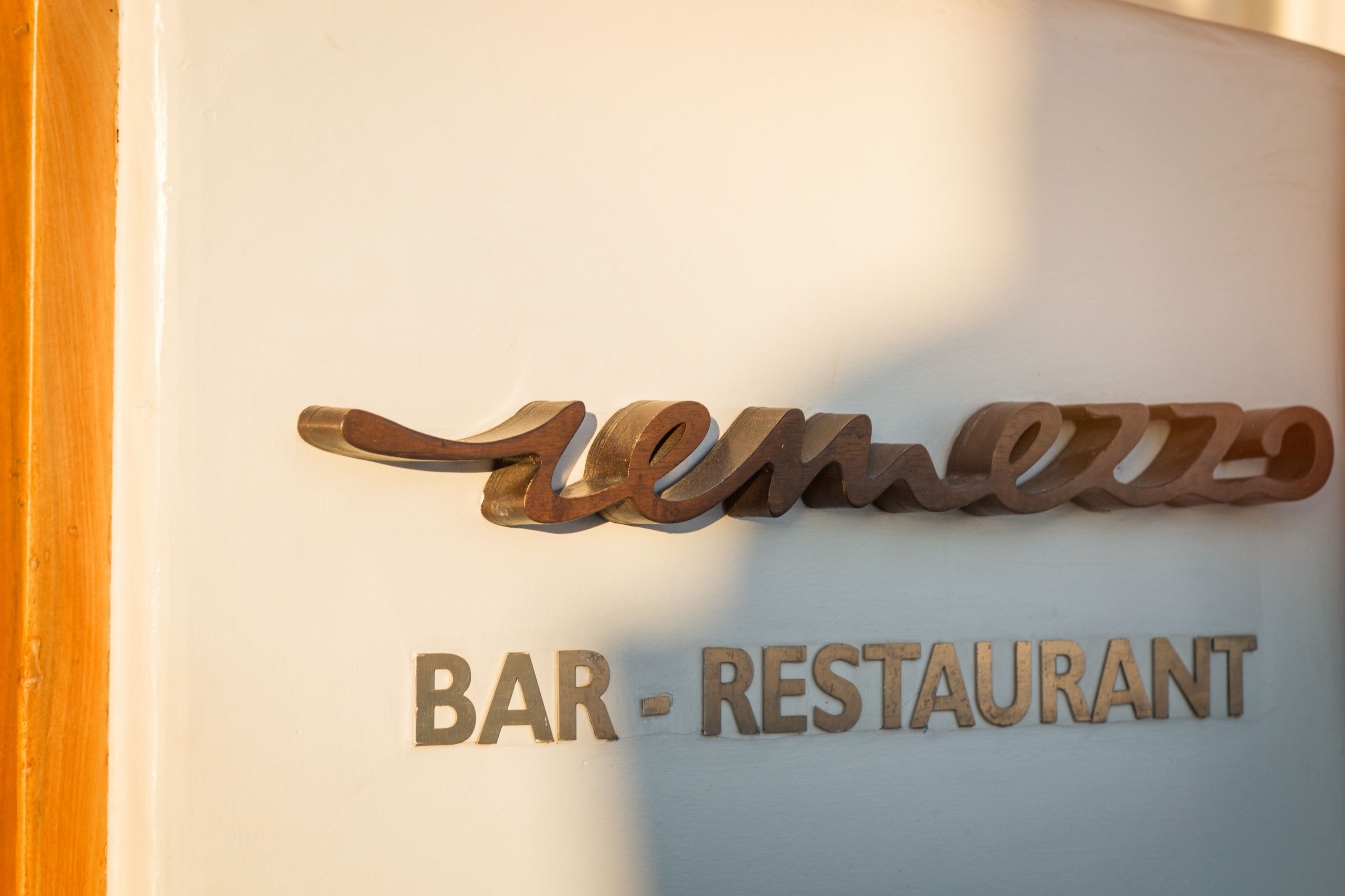 Remezzo Restaurant - Bar - Mykonos Best